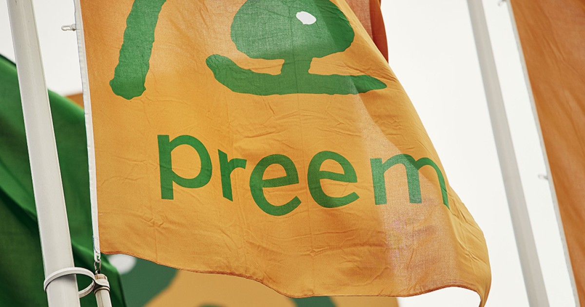 Mack håller stängt – flera bilar skadade | Vi Bilägare